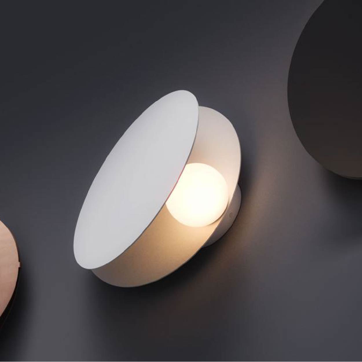 Akoya F61 - Zodiac Lighting