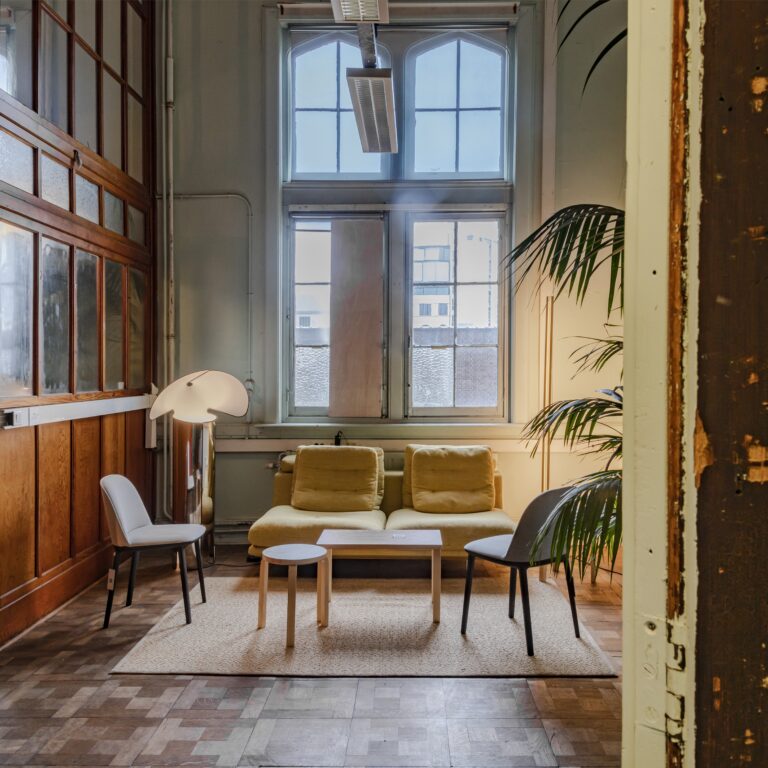 Chiara (Floor) - Zodiac Lighting